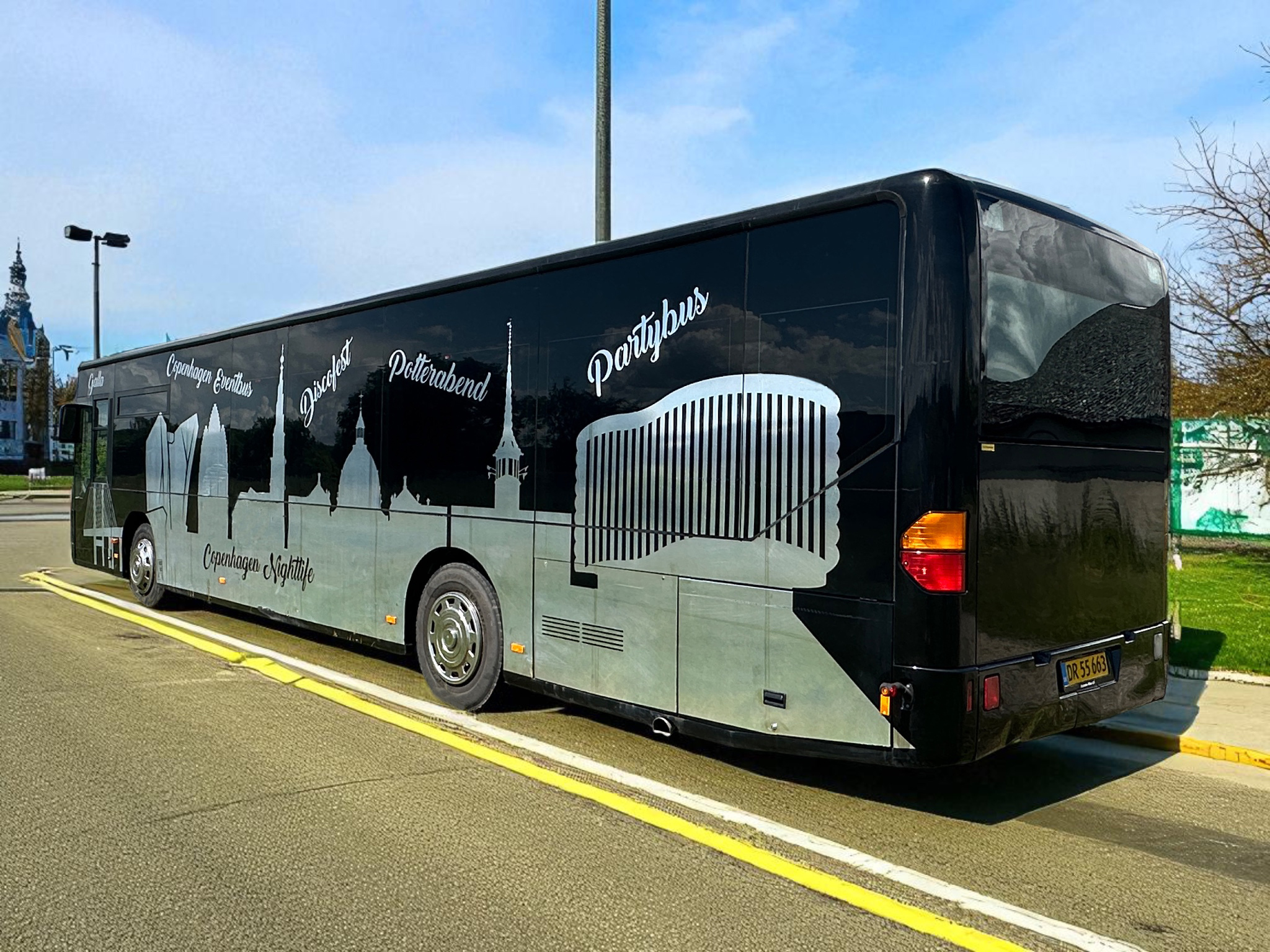 Lej københavns fedeste partybus | Kraftig lyd & lysshow | Book nu